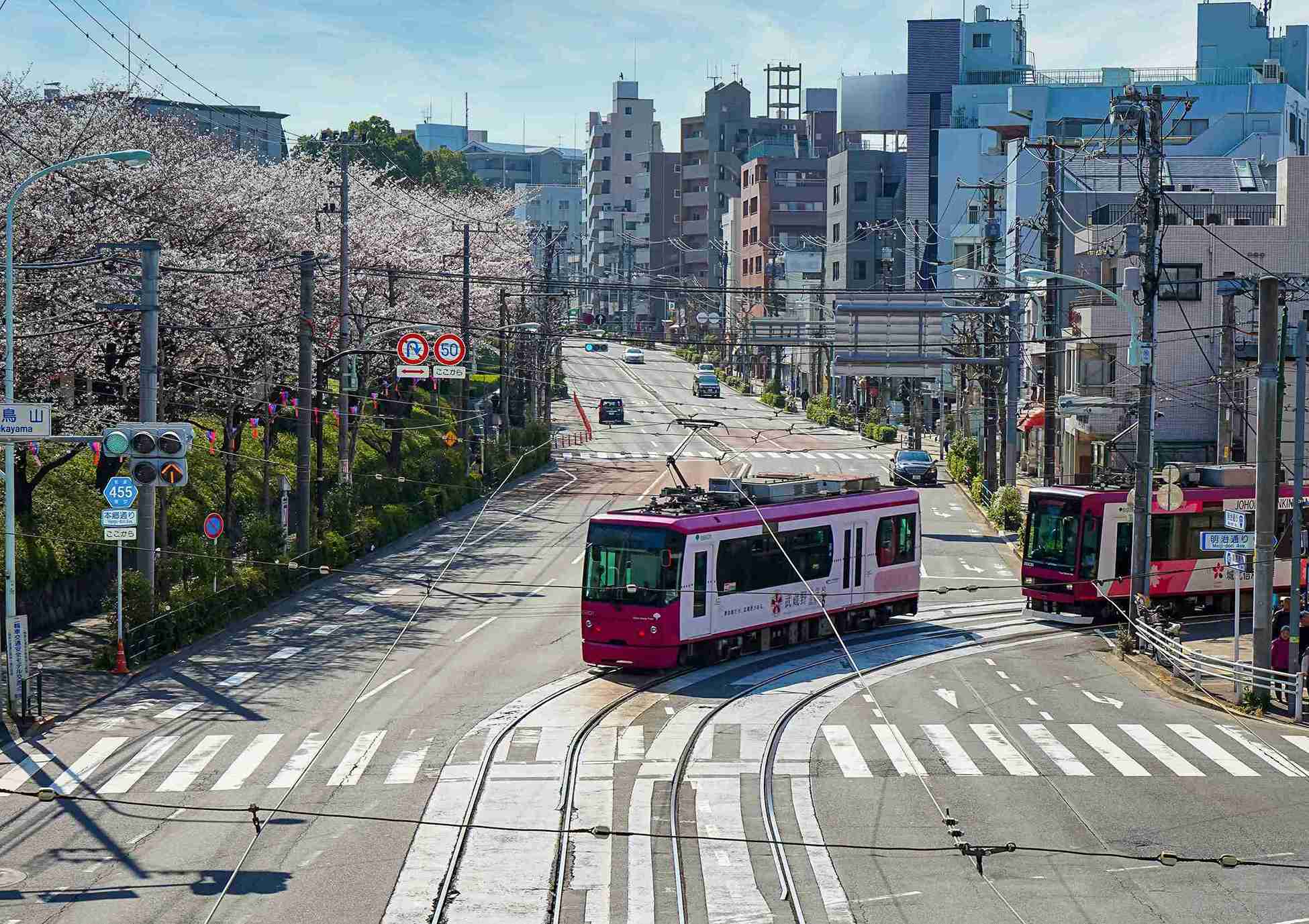 Let's Enjoy Sightseeing by Riding Japanese Trams! Introducing 7 ...