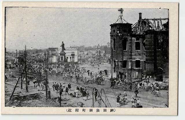 Old Manseibashi Station and mAAch ecute Kanda Manseibashi | Japan ...