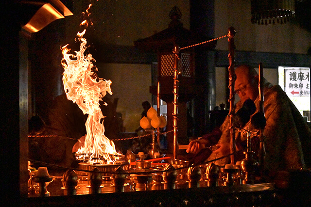 The Power of Prayer at Naritasan Shinsho-ji Temple | Japan Travel by ...