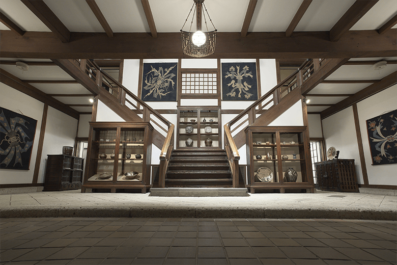 The Japan Folk Crafts Museum Japan Travel By Navitime Japan Travel