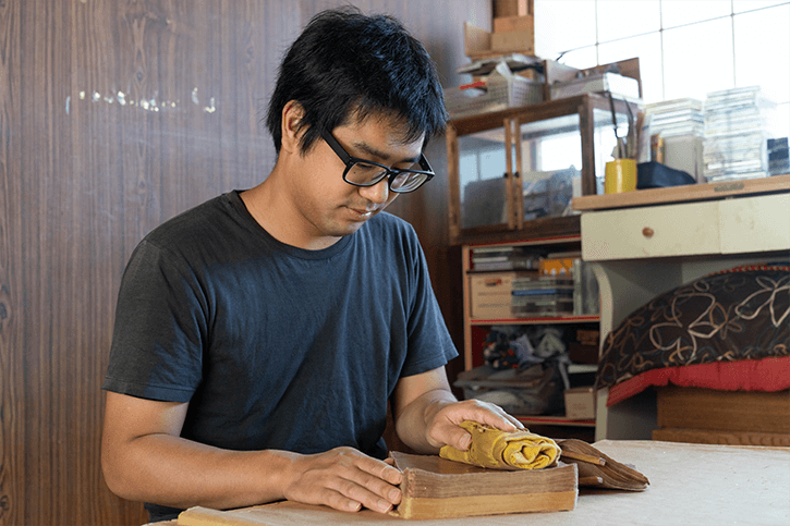 Goldbeating: The hardcore pummeling at the heart of Kanazawa gold leaf ...