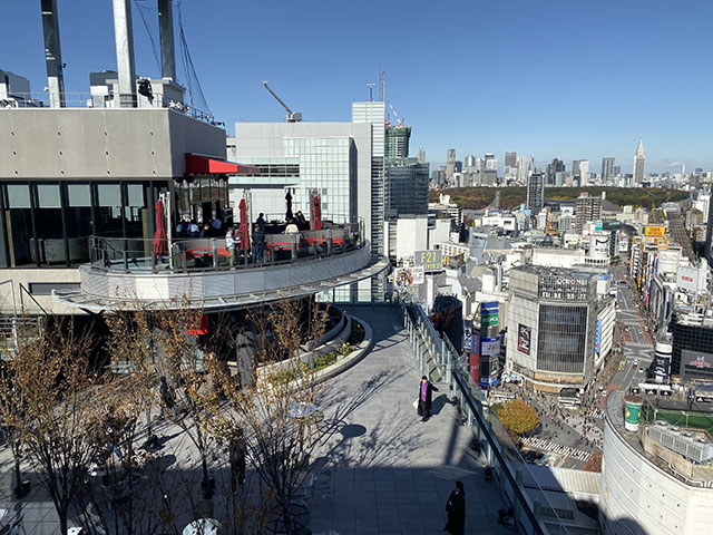 【渋谷フクラス】69のテナントとマリーナベイサンズの名店”CĒ LA VI”に注目 | NAVITIME Travel