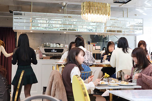渋谷カフェ】話題の「サロン ド ルイ ジュエリー カフェ（Rui Cafe）」で最強インスタ映え！ | NAVITIME Travel