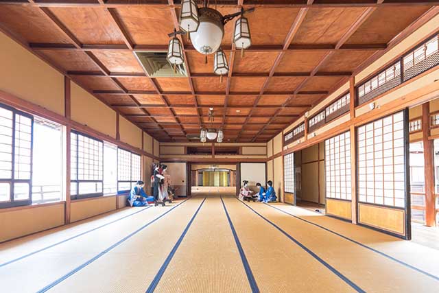 Exploring Izu’s Former Hotel Turned Onsen, Tokaikan | Japan Travel by ...