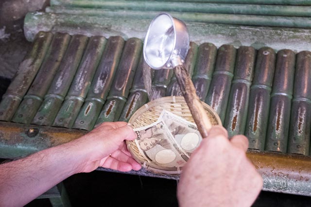 Zeniarai Benten Money Washing Shrine | Japan Travel by NAVITIME - Japan ...