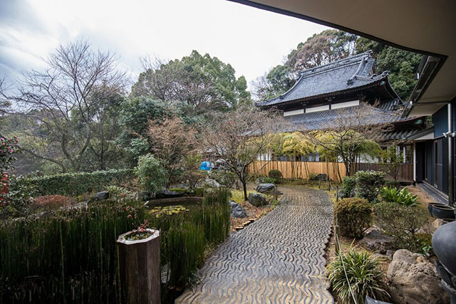 Stay at a Temple Along the Shikoku Pilgrimage | Japan Travel by ...