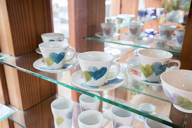 Tobe-yaki Ceramics in Matsuyama | Japan Travel by NAVITIME - Japan ...