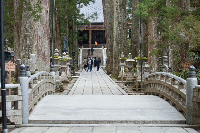 Okuno-in Cemetery | Japan Travel by NAVITIME - Japan Travel Guides ...