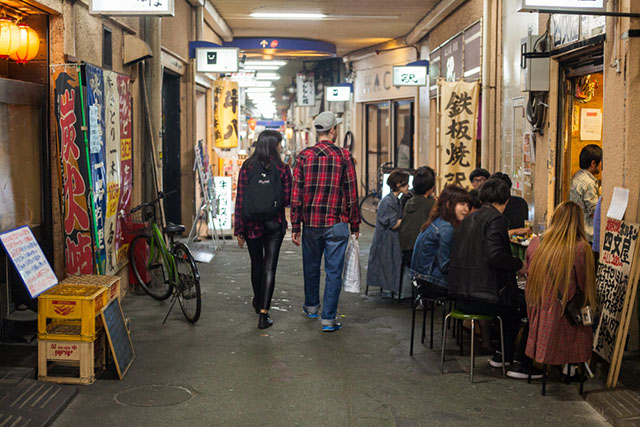 Koenji Street: Under the Tracks | Japan Travel by NAVITIME - Japan ...