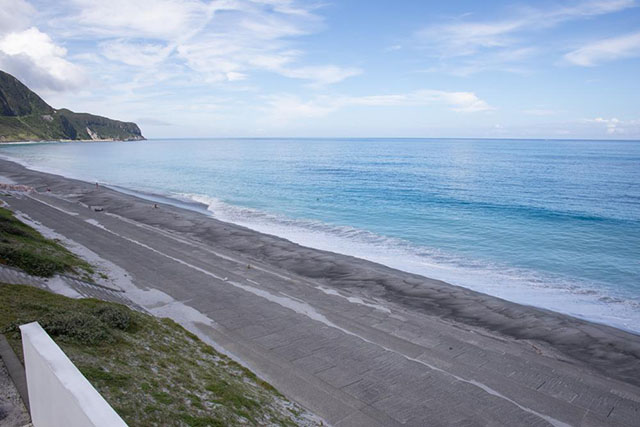 A Surf Trip to Niijima | Japan Travel by NAVITIME - Japan Travel Guides ...