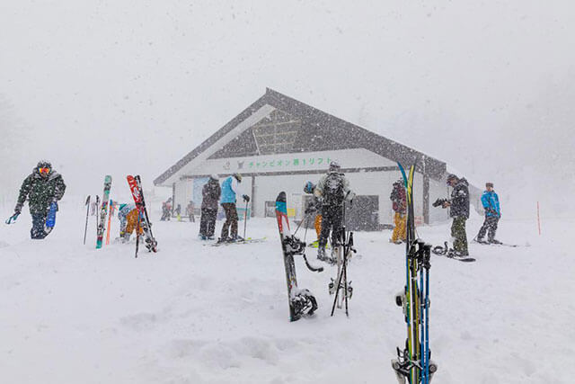 Skiing in Akakura Onsen | Japan Travel by NAVITIME - Japan Travel ...