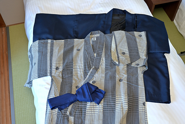 How to stay at a Ryokan (3) - Learn about Yukata and Ryokan Food ...