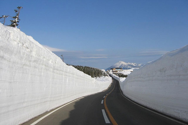 Hachimantai Dragon Eye | Japan Travel by NAVITIME - Japan Travel Guides ...